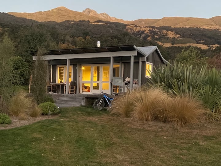 Rees Valley Mountain Cabin - Glenorchy