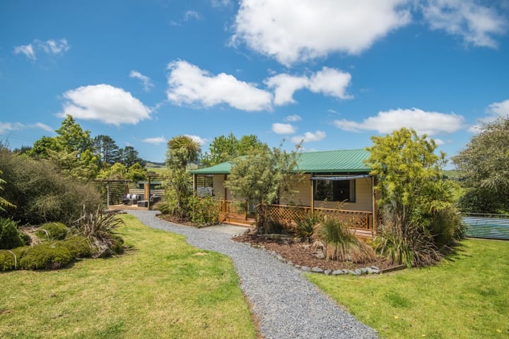 Ponui Island / Chamberlins Island Holiday Rentals & Homes - Auckland ...