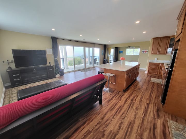 Relax And Enjoy The Million Dollar Views Of The East Bay Area; Entire Guesthouse - Castro Valley, CA