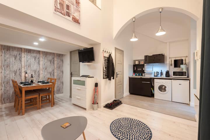 Central Loc /Quiet Apt /Ac/2 Bathrms/fast Wi-fi - Budapest