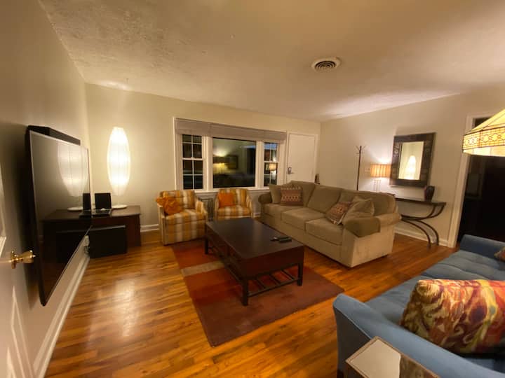 Renovated 3br, Outdoor Living Space! Pet Friendly! - Buckhead, GA