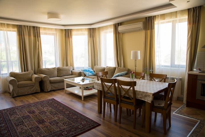 Light And Spacious Flat - Sofia