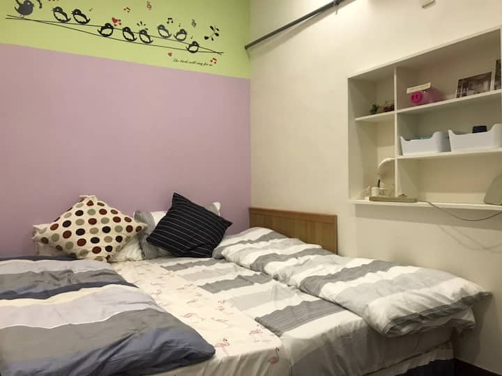 /A3/高雄車站步行3分鐘;距六合夜市10分鐘;可帶寵物一同入住;禁吸菸者入住 - 大寮區