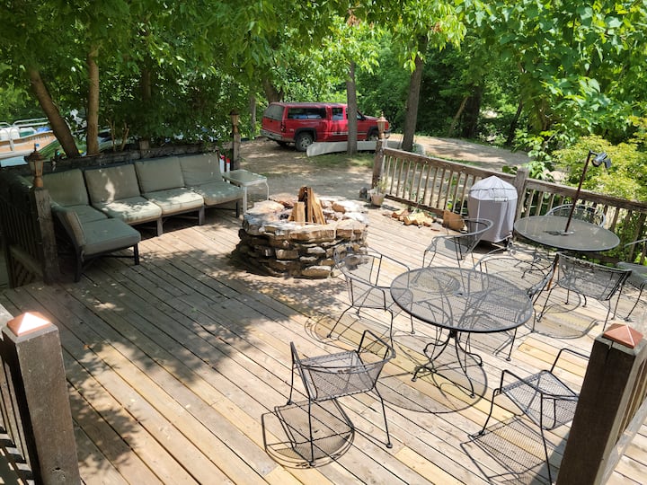 The Lookout - Eminence, MO