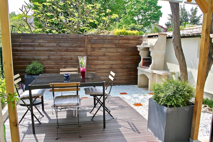 Maison De Ville Avec Terrasse Privative Charmante - Clamart