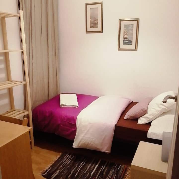 Nice Small Room Medical Profession 2 - Spagna