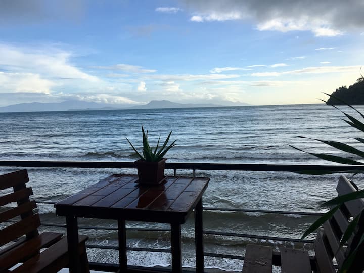 The Driftwood Cottage Luxury Beachfront Cabin - Puerto Galera