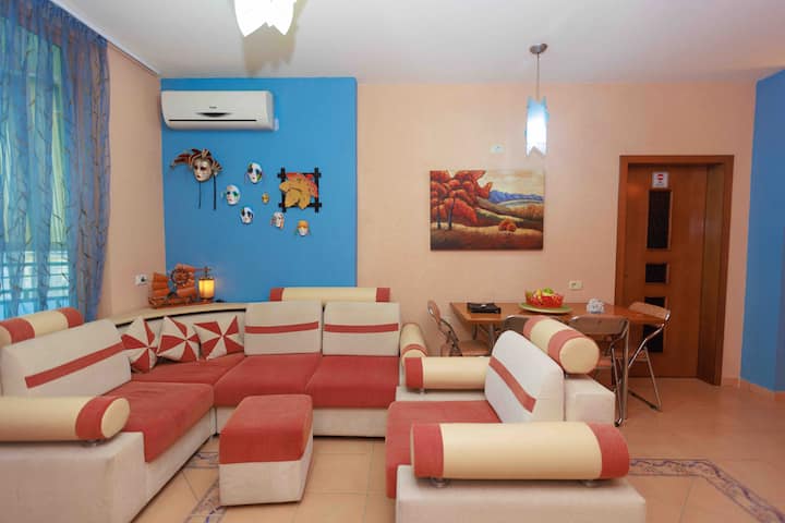 Robys Vibrant 2bd L 2ba&spacious Balcony Apartment - Golem