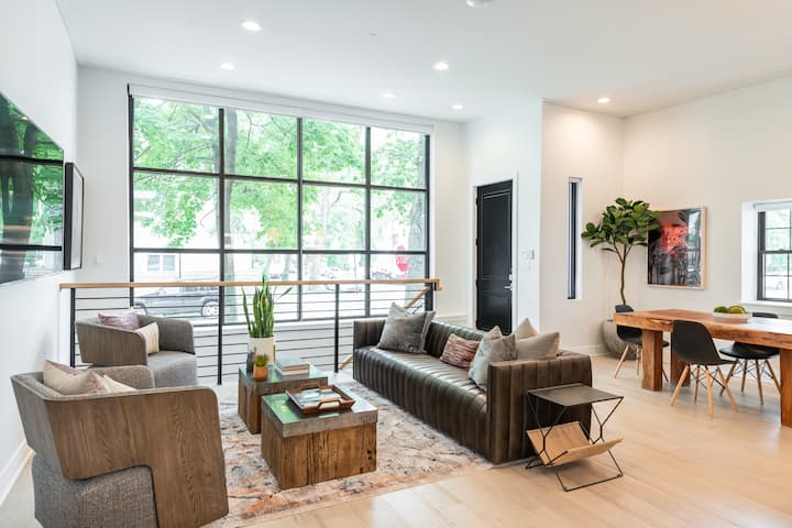 The Cortland In Logan Square 4br/3ba W/parking! - Oak Park, IL