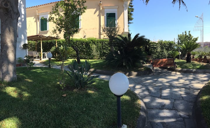Fresca Casa Ad Ischia Nel Verde E In Relax - Forio