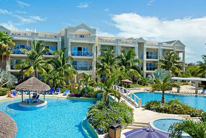 Luxury 4bed/4bath Two-storey Ocean View Penthouse - Turks and Caicos Islands