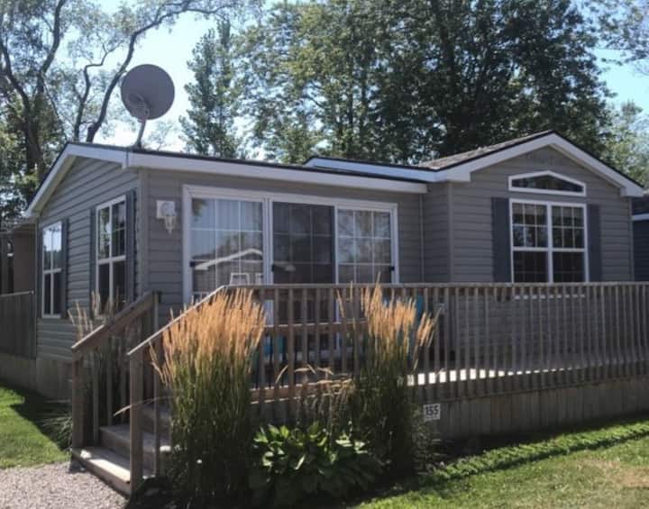 Beautiful 3 Bedroom Resort Cottage With Pools! - Niagara-on-the-Lake