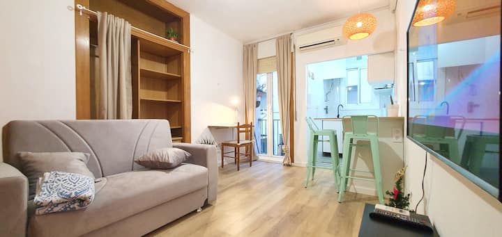 Bonito Estudio Con Balcon! Excelente Ubicación - Barcelona