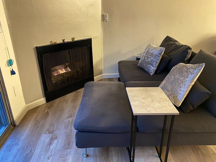 Nice Cozy With Great Light Studio - Los Angeles, CA