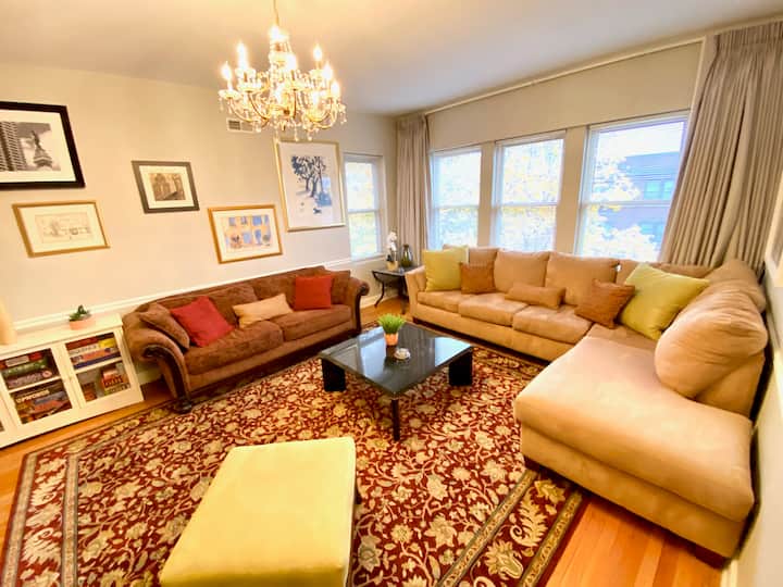 Bright 1500 Sqft 3br/2ba Apt In South Shore - South Deering - Chicago