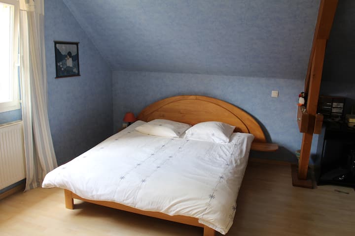 Chambres Confortables à L'étage D'une Maison. - Besançon