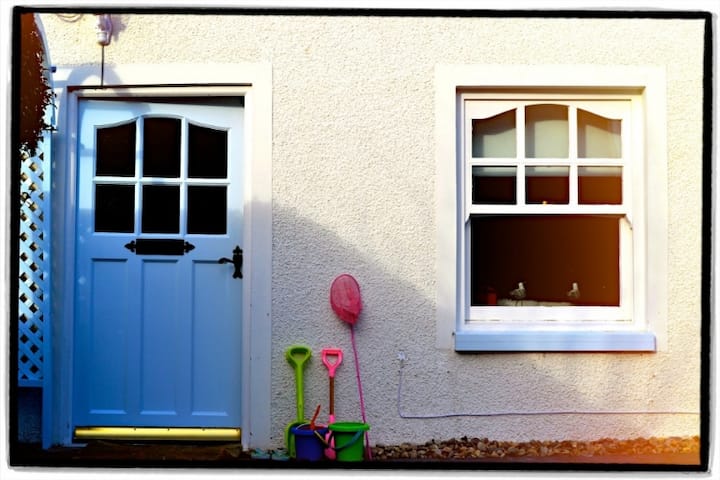 Escape Cottage - Gorgeous Sea Views. - Llandudno