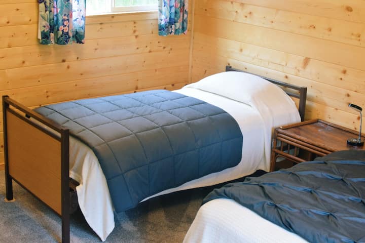 Rm #11 Private Room Queen & Single Bed Priv Bath - Volcano, HI