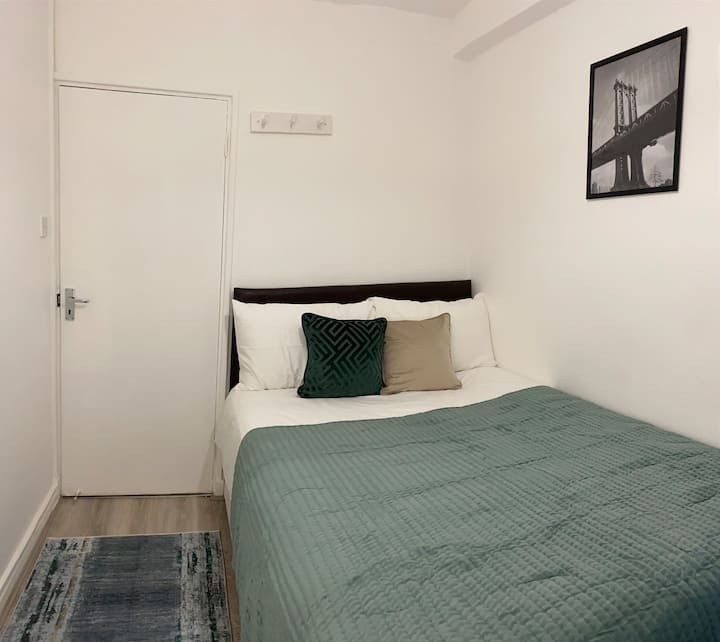 Cosy Room In Kings Cross - London, UK