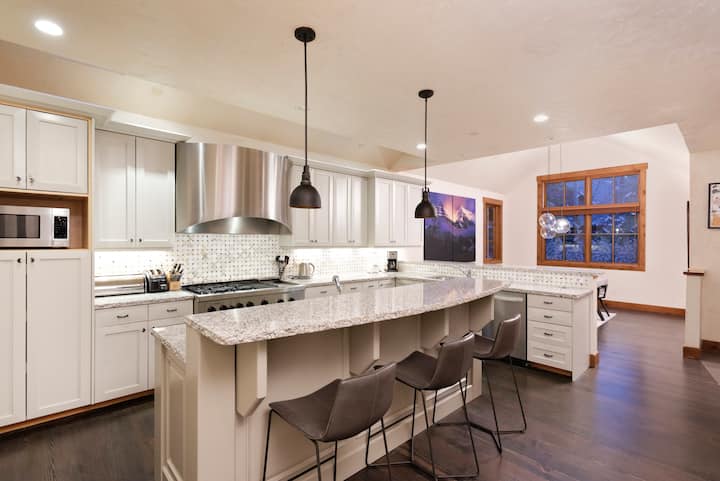 $12 Million Walk To Town By Aspen Vacation Rentals - Aspen, CO