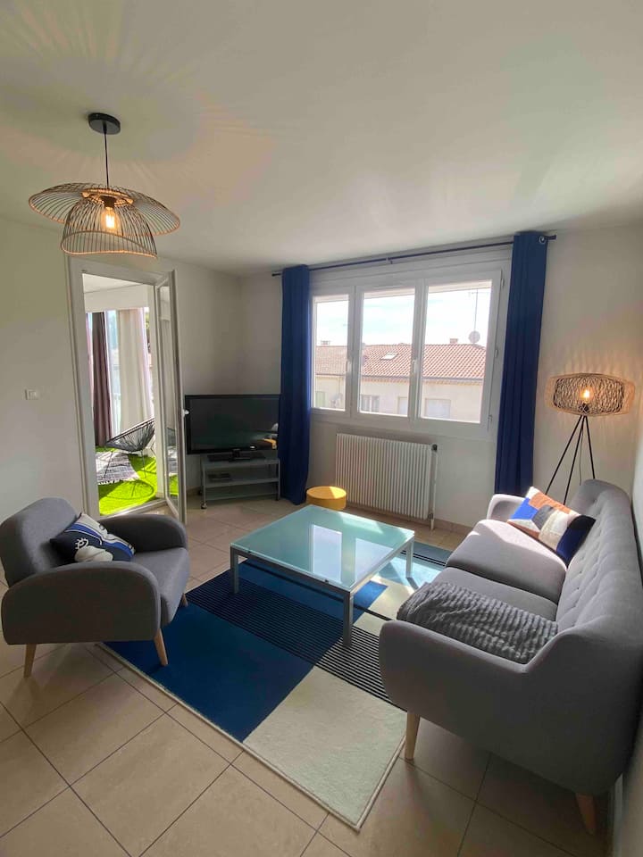 Appartement éLégant Avec Terrasse*parking Gratuit* - Béziers