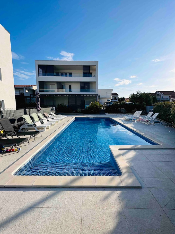 Wunderschöne Wohnung Mit Gemeinsamen Pool - Vodice
