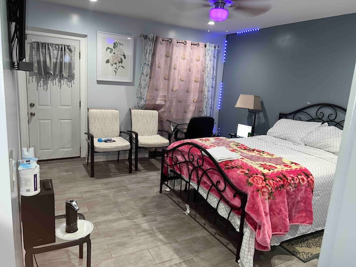 New 1 Bedroom With Big Yard In Mill Basin. - Brooklyn, NY