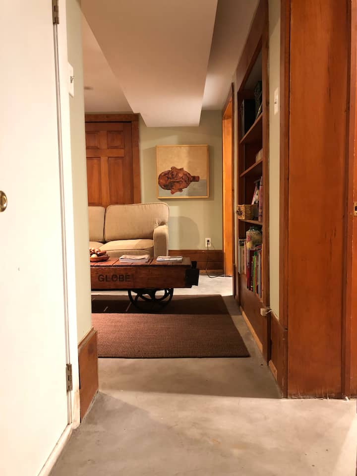 Private Garden Apartment Gated Free Parking - Chicago