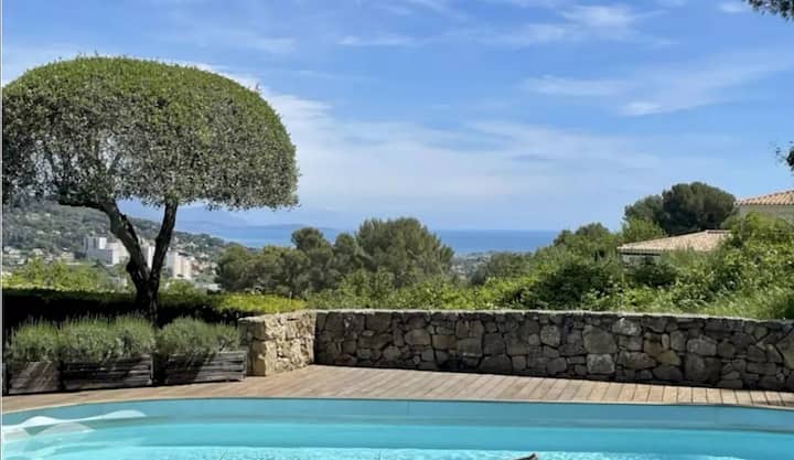 Grande Villa Avec Piscine Et Vue Mer ! - Le Cannet
