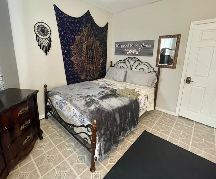 Private And Cozy Room In Historic Druid Hills! - Birmingham, AL
