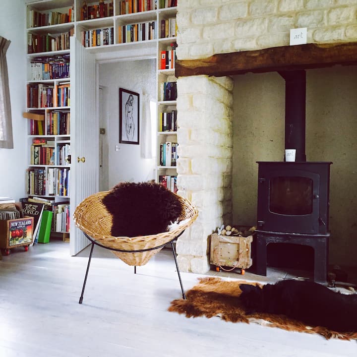 Cotswold Village Home Detached With Private Drive - Bourton-on-the-Water