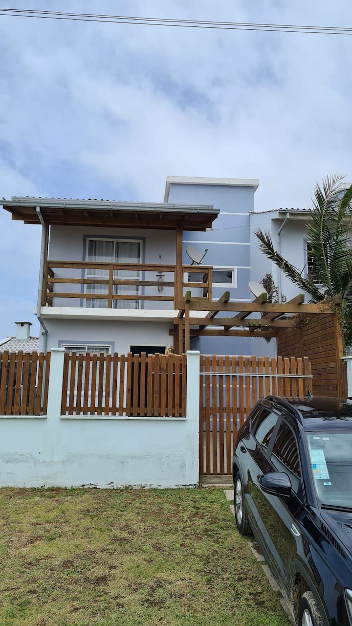 Casa Agradável Com Piscina. - Imbituba