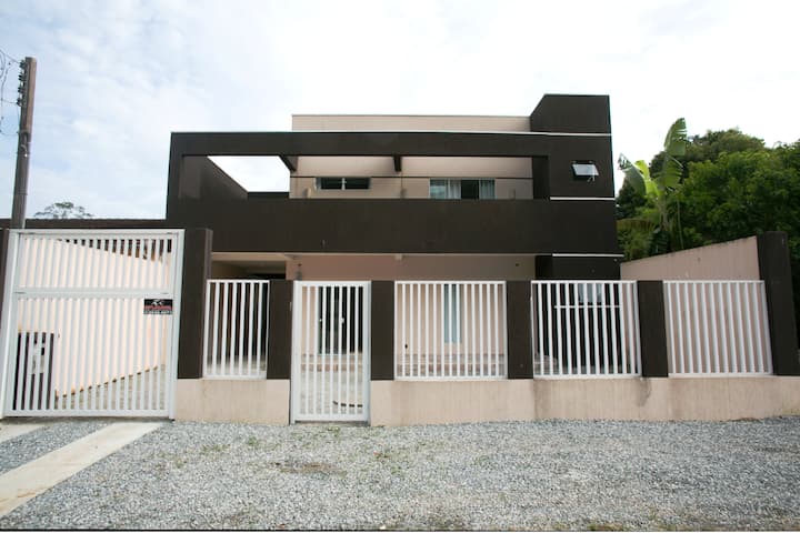 Vale A Pena 7 Suites  +  Piscina - 22 Pessoas - Matinhos