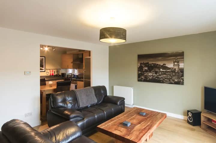 Modern Leith 2 Bed/2bath Apt (Lift & Parking) - Musselburgh
