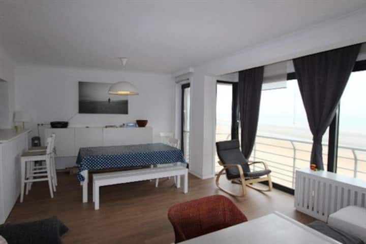Appartement Avec Vue Sur Mer Récemment Rénové - La Panne