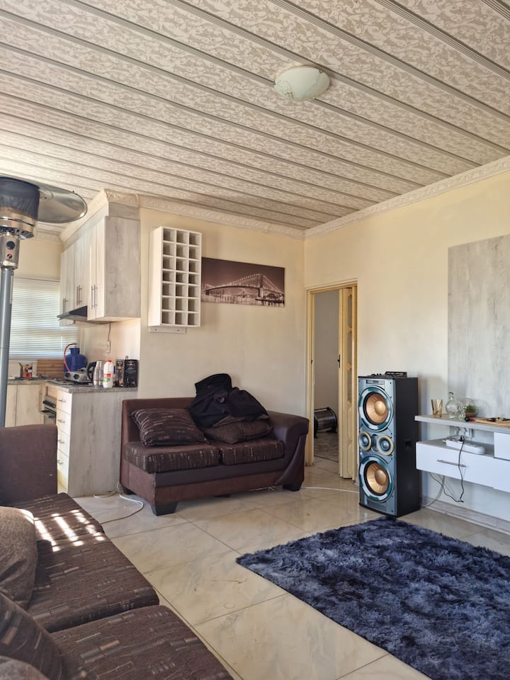 Cheerful 1 Bedroom House With A Luxury Taste - Phuthaditjhaba