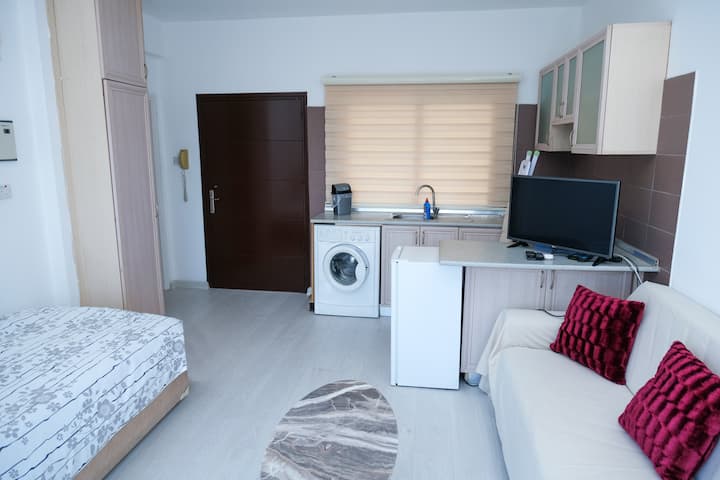 Lovely, Cozy And Refurbished Studio Flat For Rent. - Kyrenia