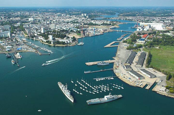 Maison Centre Ville Lorient Avec Jardin Et Garage - Lorient