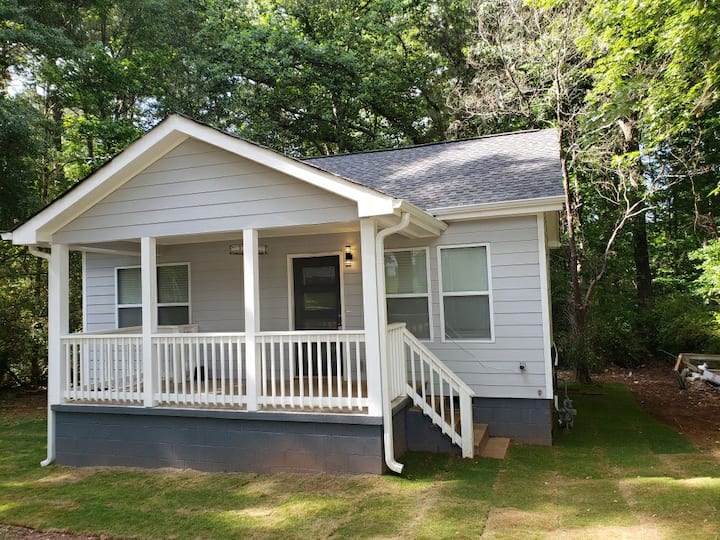 Lithonia Ga Luxury Bungalow - Stone Mountain, GA