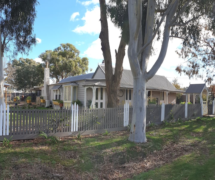 Clunes Cottage 10 Min Walk To Town 2 Bathrooms - Clunes