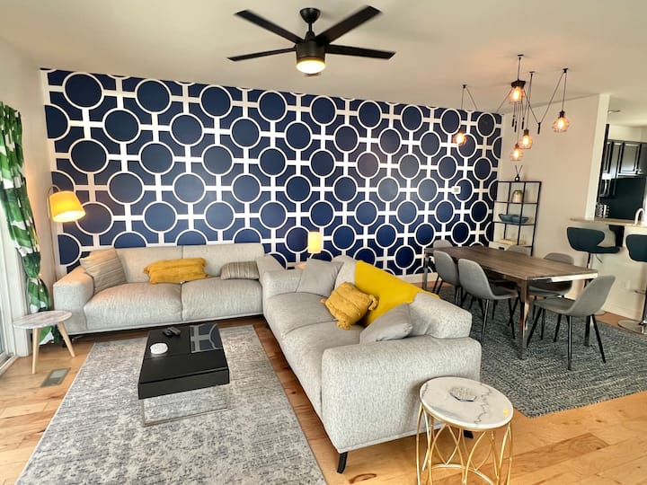 Cheerful 3 En-suite Br Townhome - Delaware