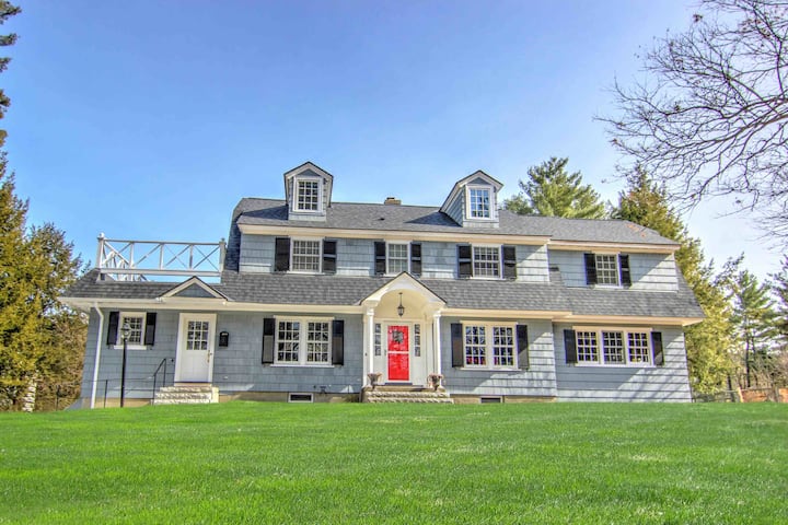 Large In-town Home Dartmouth Reunion - Hanover, NH