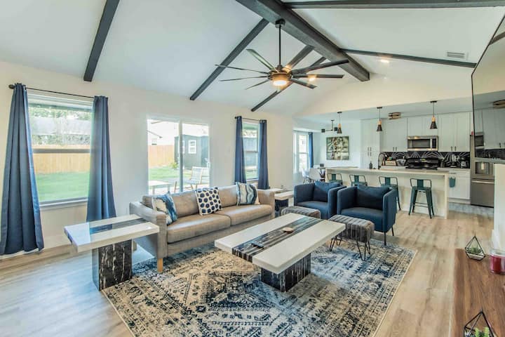 Luxe Northeast Austin Home - Austin