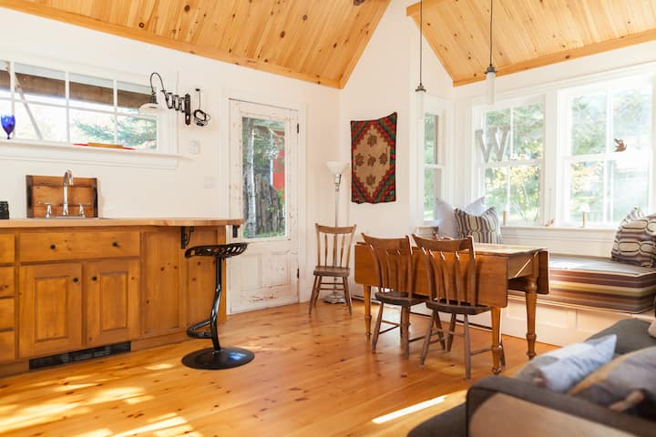 Walden Cabin and The Annex - Cabins for Rent in North Wiltshire, Prince ...