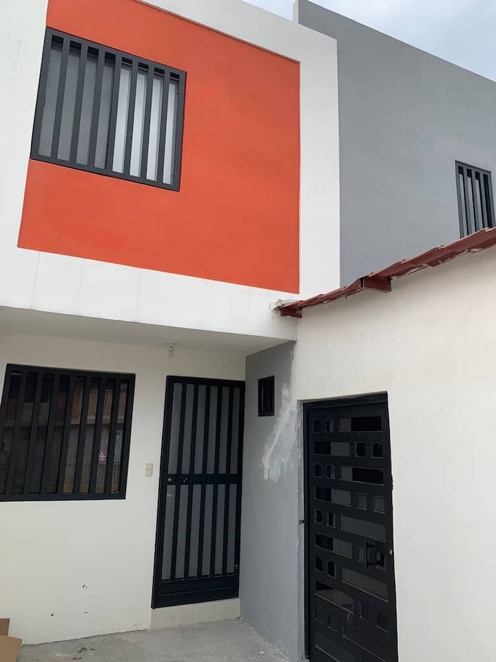 Casa Súper Céntrica, Con Asador, Internet, Clima. - Guadalupe