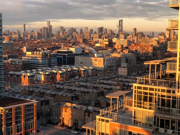 Entire Luxury Condo, Amazing View & Location - Toronto, ON