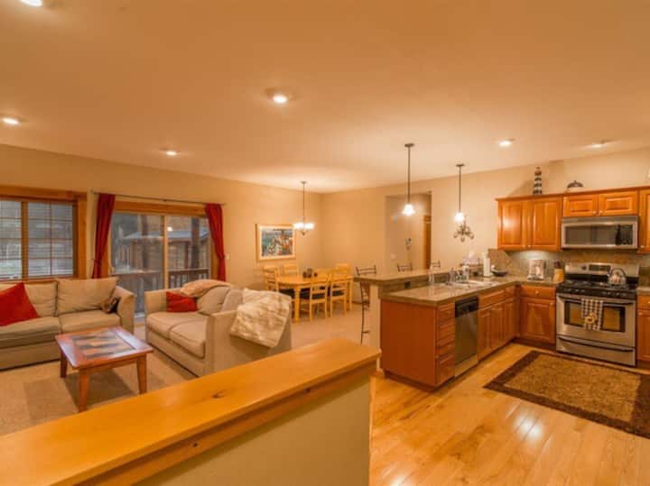Condo That Is Great Location In Tahoe Donner! - Truckee, CA