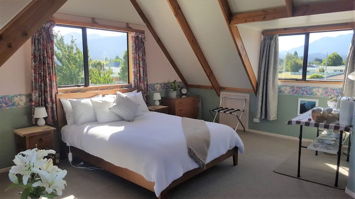 Your Happy Place - Spacious Self Contained Central - Te Anau