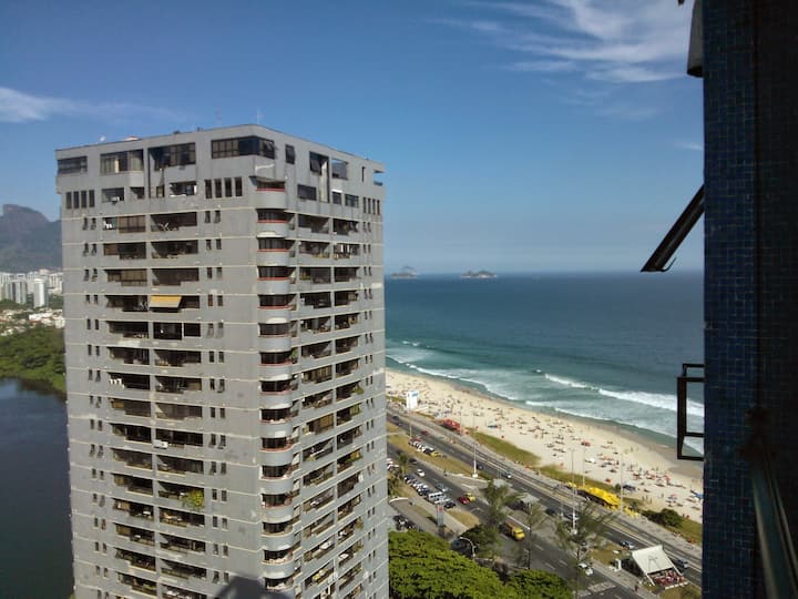 Vue Magnifique Sur La Mer Et Le Lagon En Face De La Plage - Rio de Janeiro