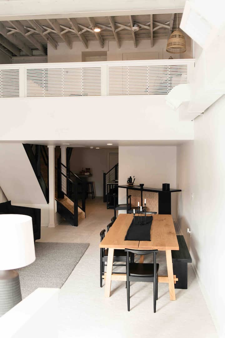 The Mine | Downtown Loft For 8 Guests - Culpeper, VA